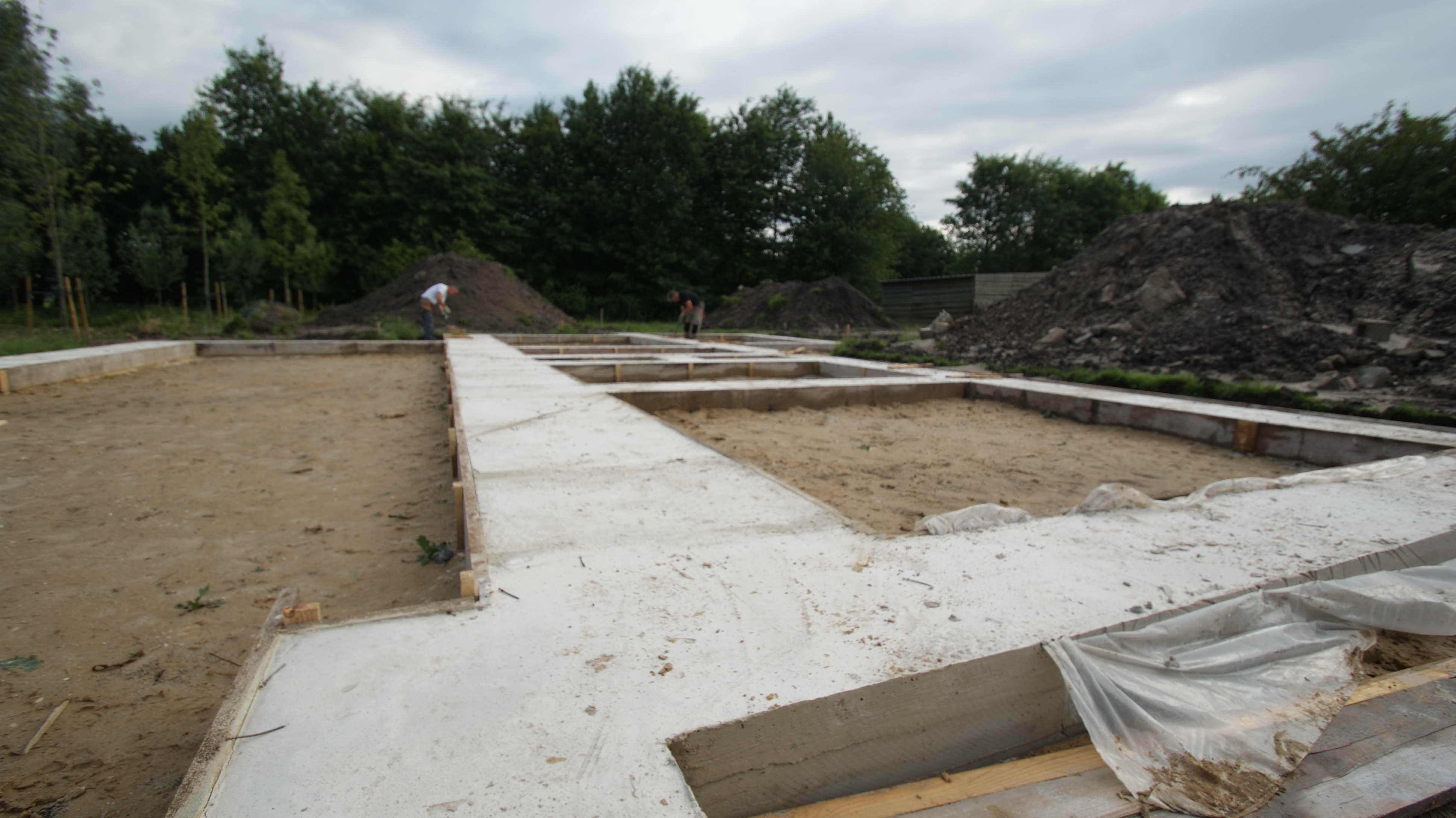 Vrijstaande woning te Oostrum: fundering is gestort en ontkisten in ...